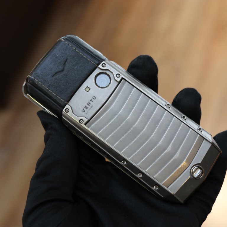 Vertu Ascent X Titanium - HPC Luxury